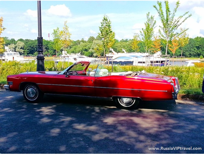 American Retro - Cadillac Eldorado Red Russia VIP Travel