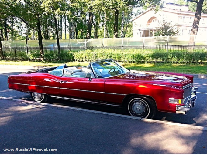 American Retro - Cadillac Eldorado Red Russia VIP Travel